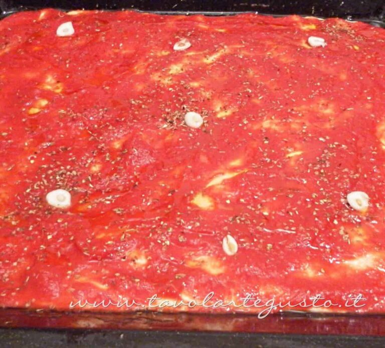 Pizza Marinara classica - Ricetta Pizza Marinara Tavolartegusto