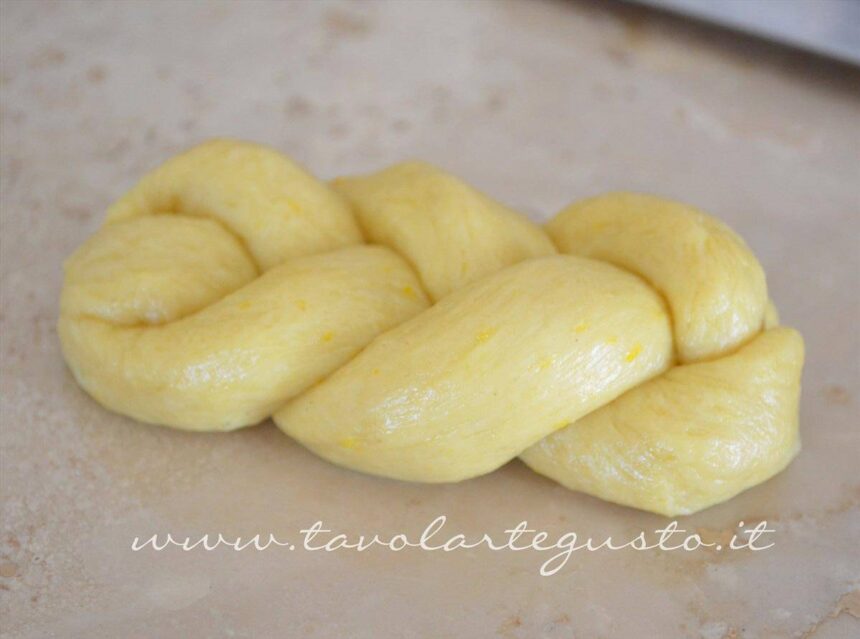 Trecce dolci -Trecce brioche - Ricetta Trecce dolci Tavolartegusto