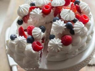 Torta Meringata: Ricetta classica, veloce e squisita! (Meringata)