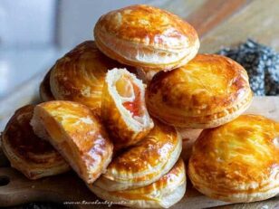 Rustico leccese: la Ricetta originale come fare il Rustico di pasta sfoglia