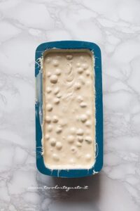 Torrone al cioccolato bianco (morbido e squisito) Ricetta facile