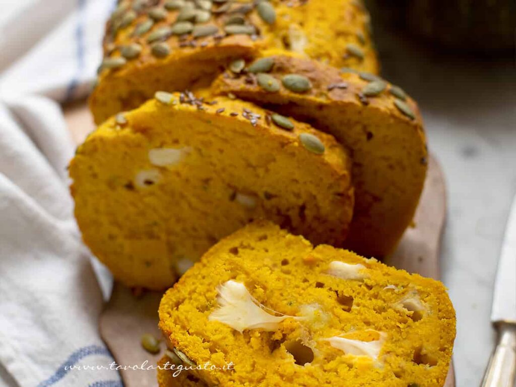 Plumcake alla zucca salato (soffice e saporito) la Ricetta velocissima!