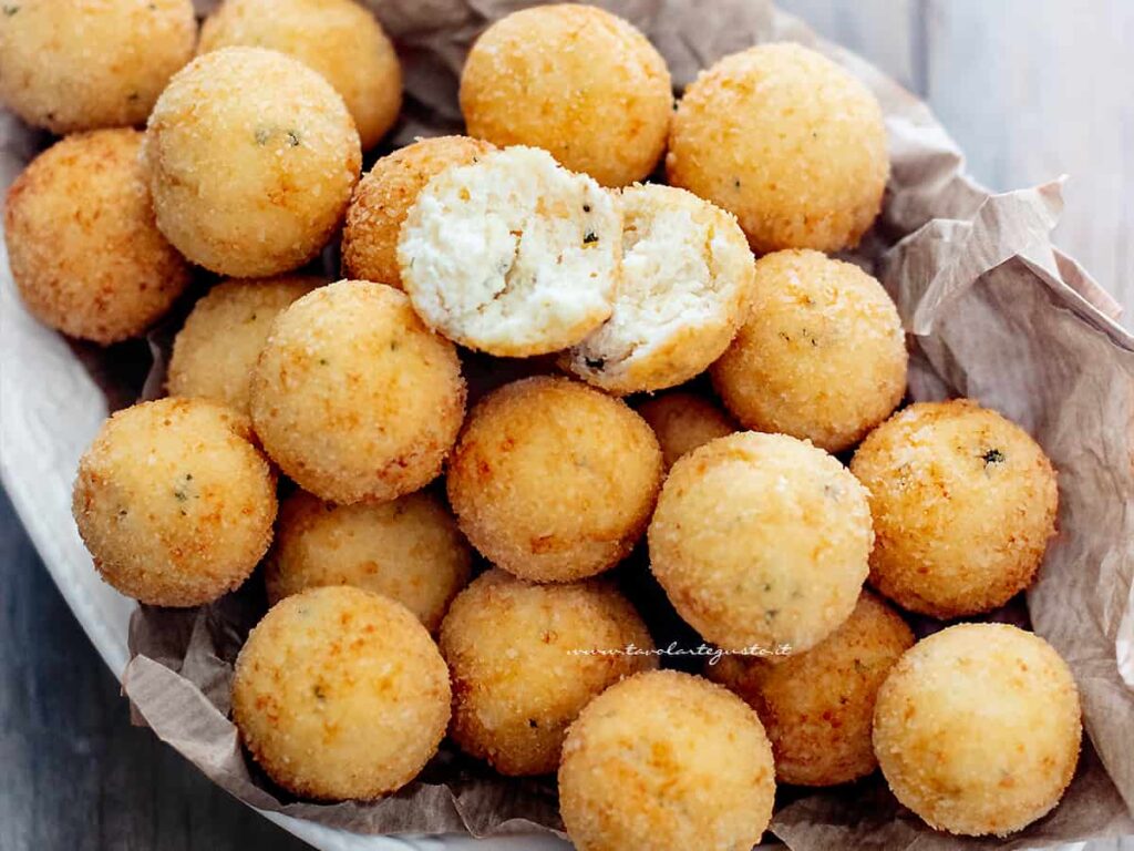 Polpette di ricotta (al forno o fritte) Ricetta base e varianti