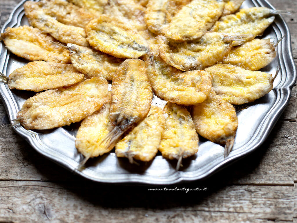 Alici fritte : Ricetta originale, economica, veloce di Tavolartegusto