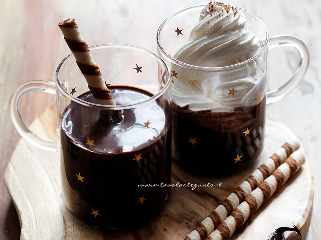 Cioccolata calda : Ricetta perfetta, densa, facile di Tavolartegusto