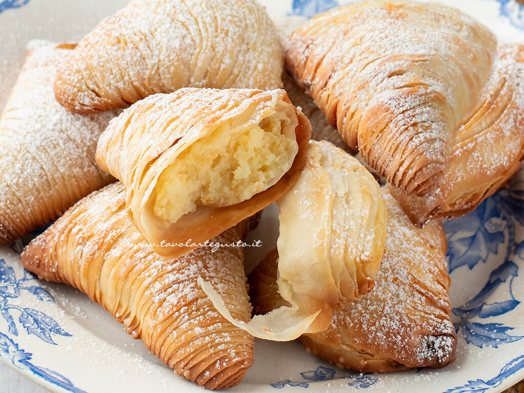 Sfogliatelle ricce napoletane: Ricetta originale di Tavolartegusto