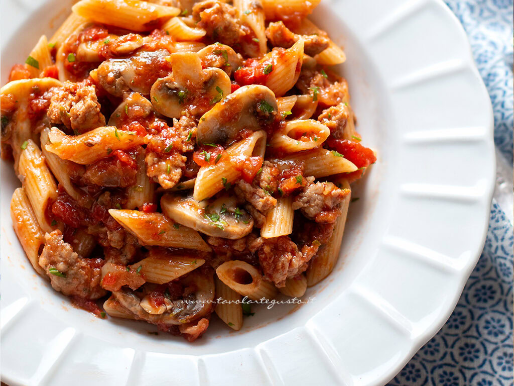Pasta alla boscaiola : Ricetta originale e Consigli di Tavolartegusto